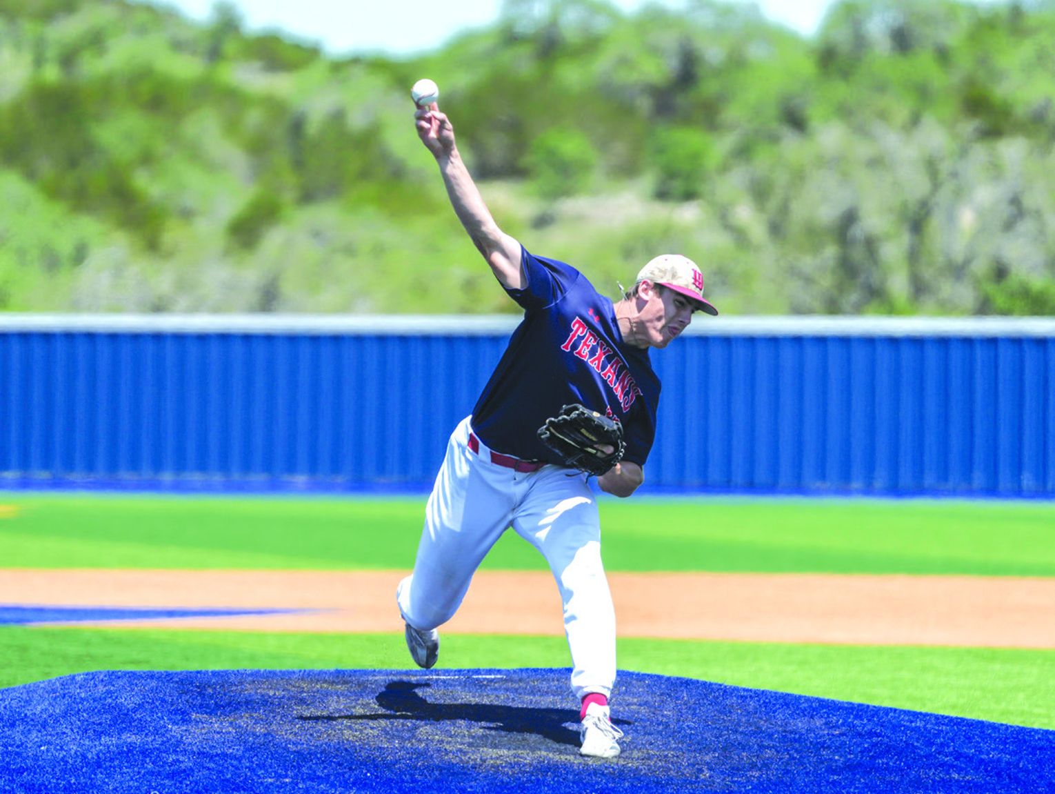 Texans battle the elements to win Bi-District championship over Lago ...